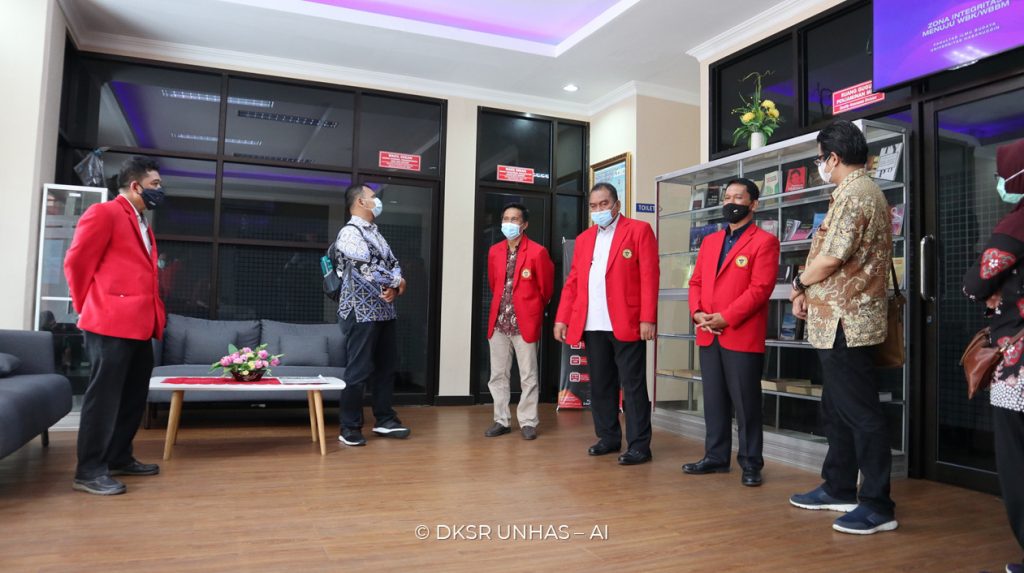 Rektor Unhas: Zona Integritas Mendatangkan Kebanggaan Bagi Alumni ...