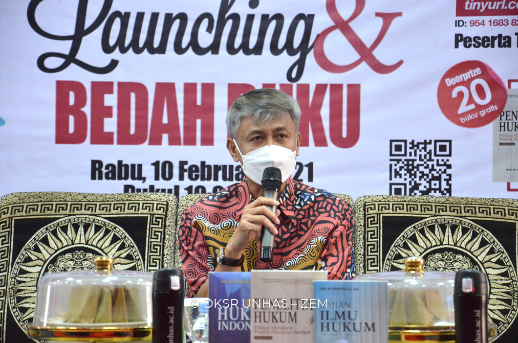Rangkaian Dies ke-69, FH Unhas Gelar Bedah Buku Karya Dosen ...