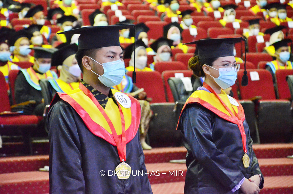 Ini Lulusan Terbaik Unhas Wisuda Periode III Tahap I Tahun Akademik ...