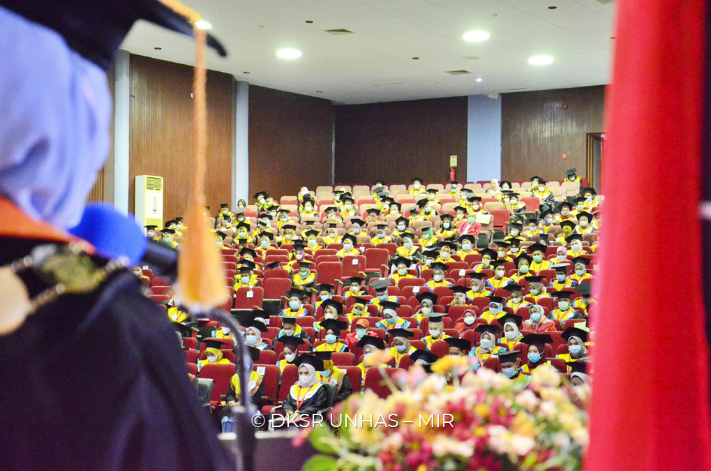 Ini Lulusan Terbaik Unhas Wisuda Periode III Tahap I Tahun Akademik ...
