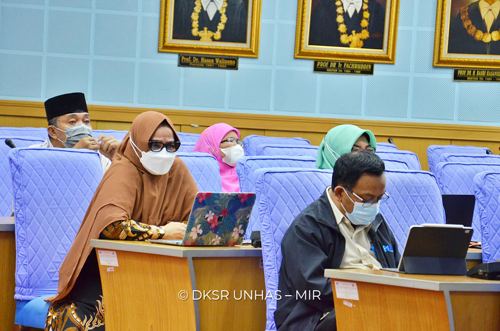 Unhas Gelar Sosialisasi Pedoman Operasional Beban Kerja Dosen Tahun 2021 - Hasanuddin University