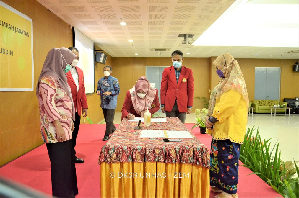 Rektor Unhas Lantik Direktur Utama RS Unhas Periode 2021-2025 ...