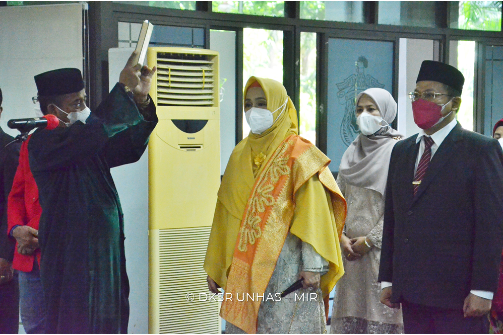 Rektor Unhas Lantik Pejabat Baru, Termasuk Tiga Dekan Fakultas - Hasanuddin University