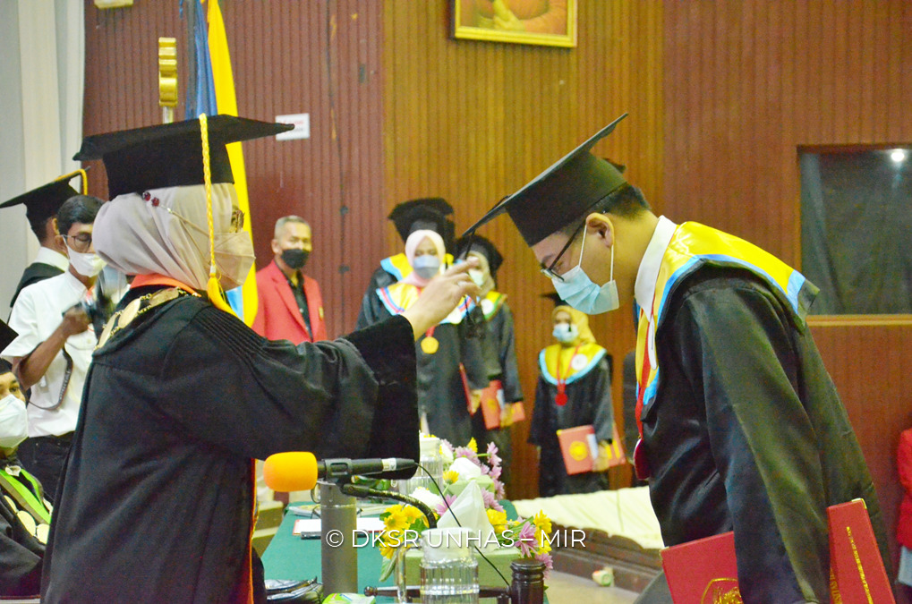 Lulusan Terbaik Unhas untuk Seluruh Jenjang pada Wisuda Periode III ...