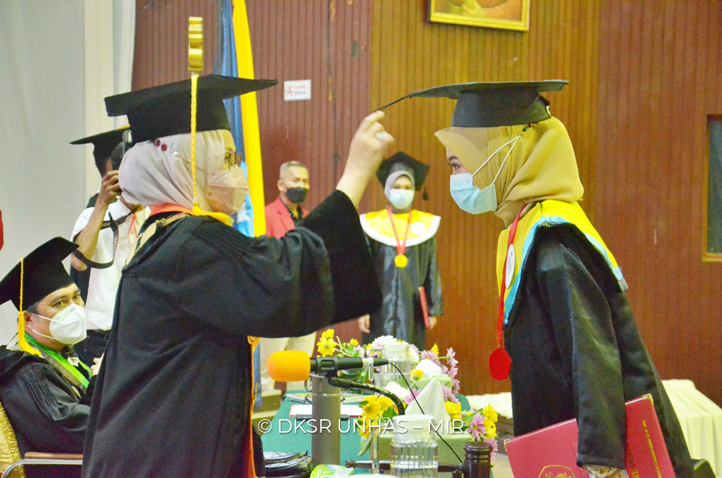 Lulusan Terbaik Unhas untuk Seluruh Jenjang pada Wisuda Periode III ...