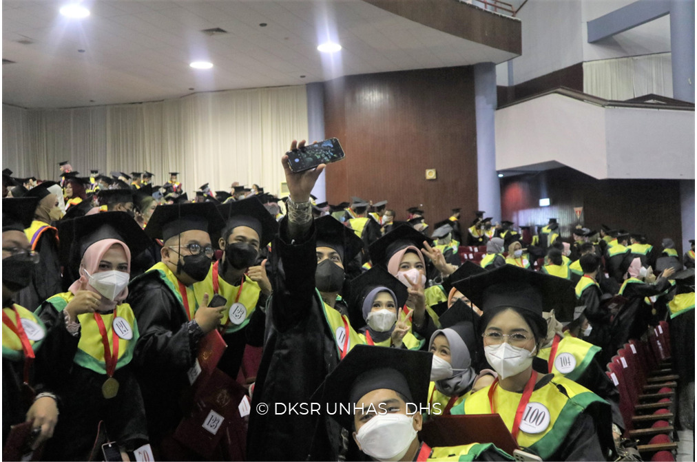 Wisuda Periode IV Tahap 1 Tahun Akademik 2021/2022 Universitas ...