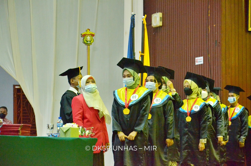 Unhas Wisuda 822 Lulusan Baru pada Periode IV Tahap 2 Tahun Akademik ...