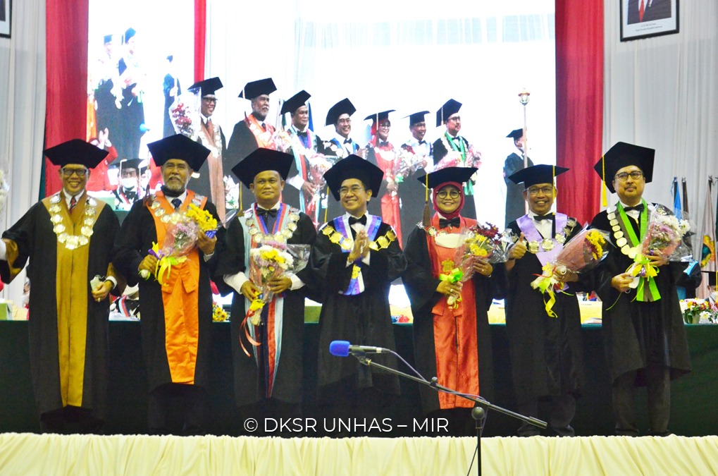Unhas Wisuda 822 Lulusan Baru pada Periode IV Tahap 2 Tahun Akademik ...