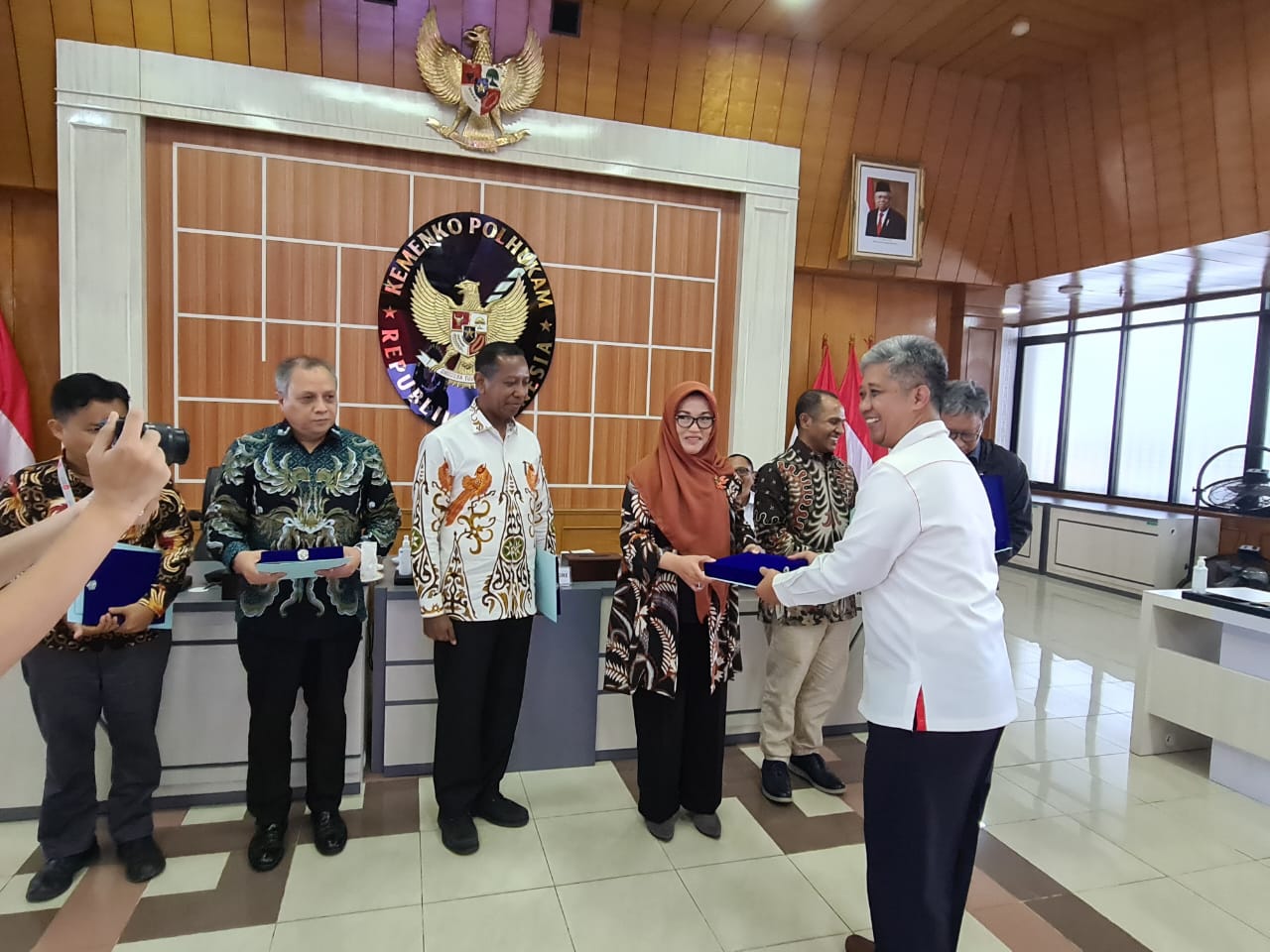 FGD Penanganan Konflik di Papua Oleh Kemenkopolhukam, Prof Dwia Aries ...