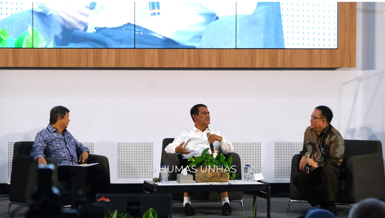 Unhas Selenggarakan Dialog Kebangsaan, Hadirkan Dua Tokoh Terkemuka Indonesia - Hasanuddin ...