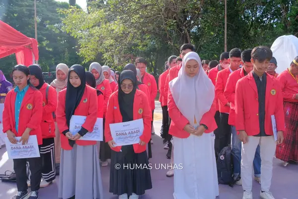 Unhas Serahkan Bantuan Biaya Pendidikan Dana Abadi kepada 86 Mahasiswa ... Unhas Serahkan Bantuan Biaya Pendidikan Dana Abadi kepada 86 Mahasiswa ...
