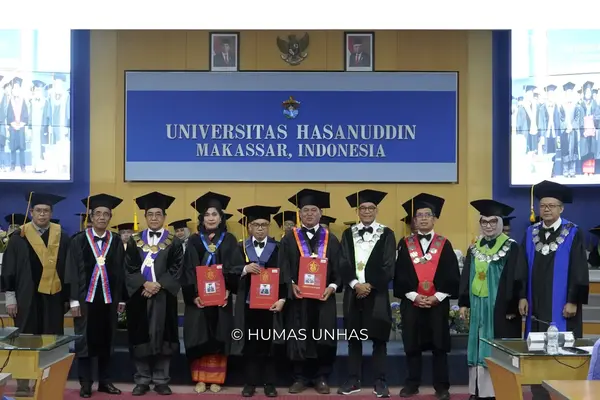 Unhas Kukuhkan Tiga Guru Besar Baru - Hasanuddin University