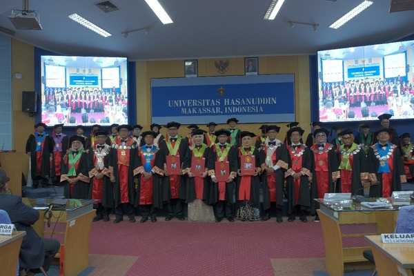 Unhas Kukuhkan Empat Guru Besar yang ke 546 – 549 dari Fakultas Kedokteran - Hasanuddin University